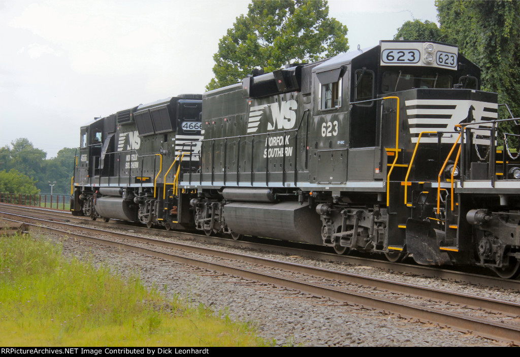 NS RP-M4C 623 and GP59-ECO 4666
